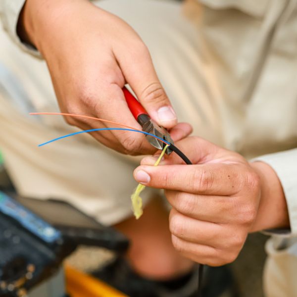 How to Cut Fiber Optic Cable: A Step-by-Step Guide - Dierite
